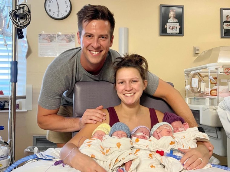 Tras años de infertilidad, una madre da a luz a quintillizos y comparte ...