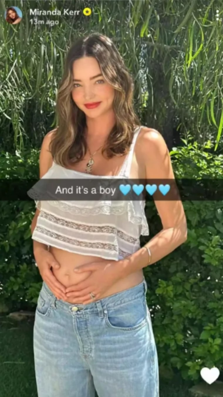 Miranda Kerr revela que será madre por cuarta ocasión