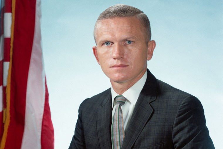 Frank Borman, quien comandó la primera misión a la Luna, muere a los 95 ...