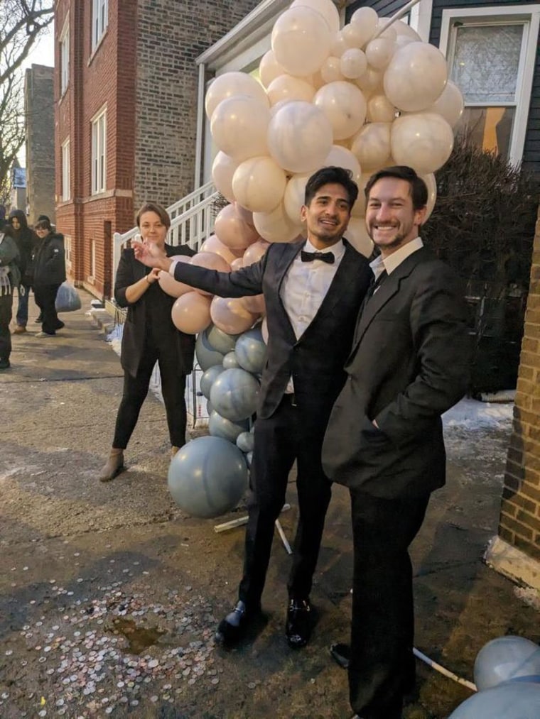 Chicago's Rat Hole: Couple Marries At Viral Spot