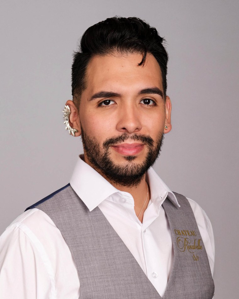 'Vanderpump Villa' Trailer: See Lisa Vanderpump's French Estate Staff ...