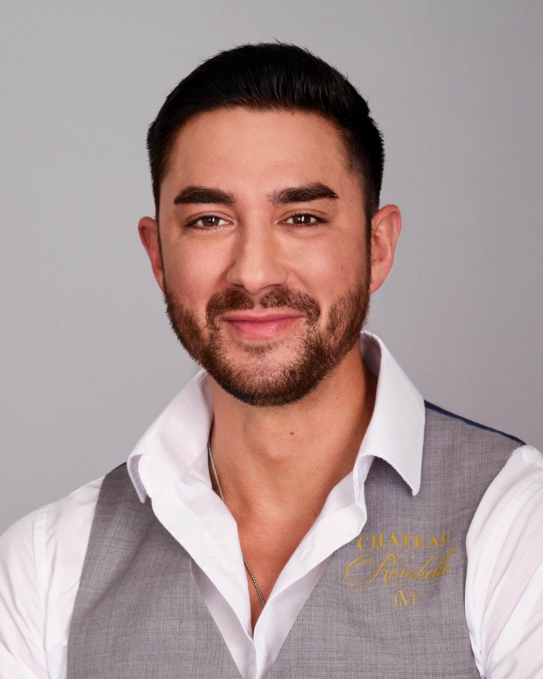 'Vanderpump Villa' Trailer: See Lisa Vanderpump's French Estate Staff ...