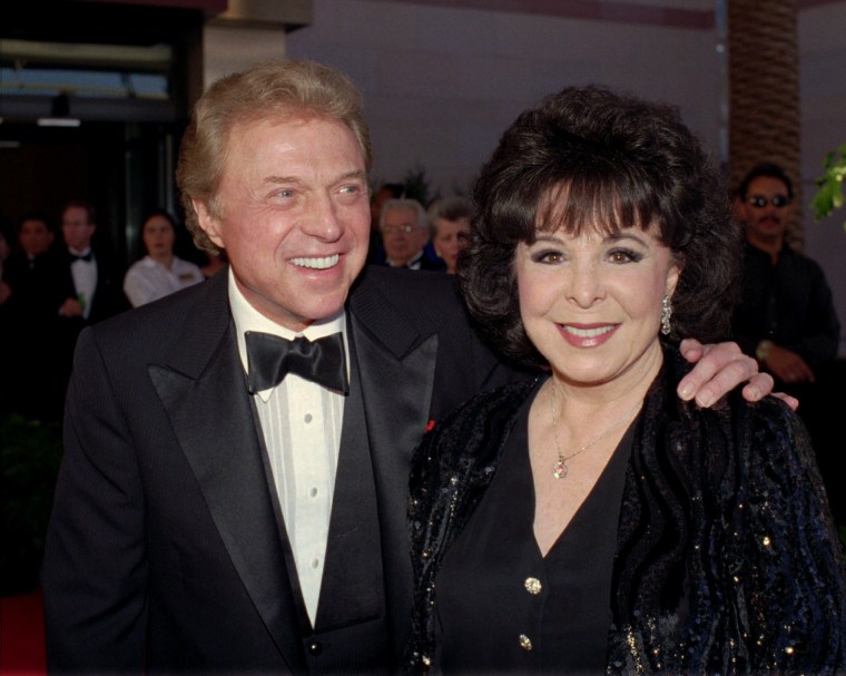 Steve Lawrence, singer and half of stage duo Steve & Eydie, dies at 88