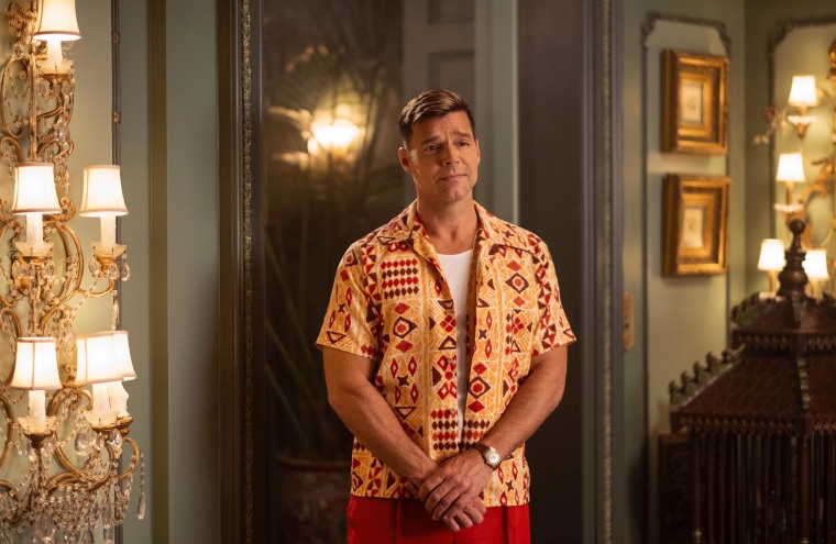 ‘Palm Royale’ Stars Kristen Wiig, Ricky Martin On Their Characters ...