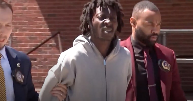 Detienen a un hombre acusado de golpear a siete mujeres al azar en ...