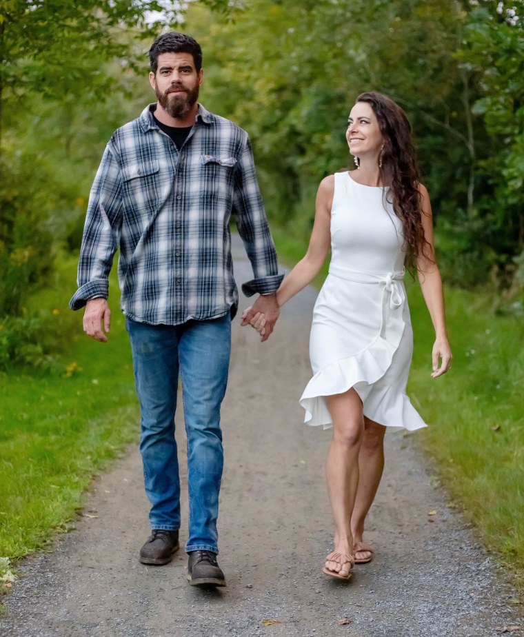 Single Mom Hung Out At Kid's School To Meet Single Dad: Now They're Married