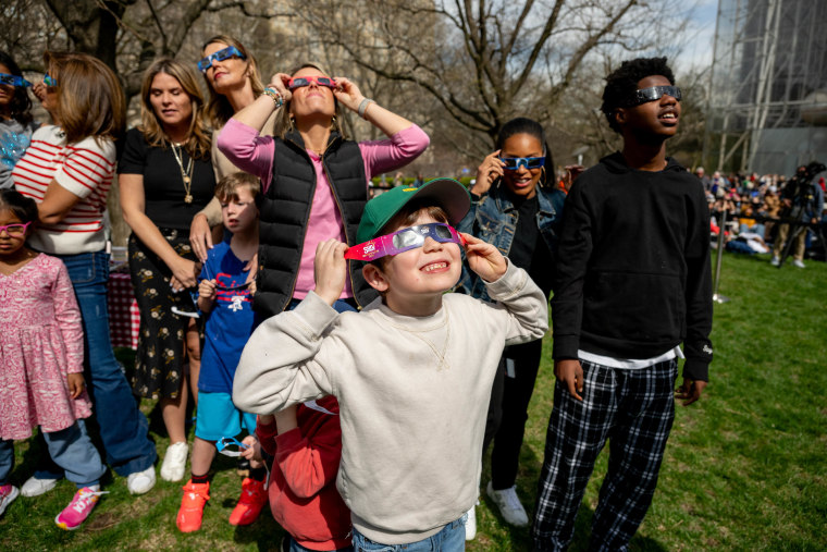 See The TODAY Anchors Watch The Eclipse Together With Their Kids