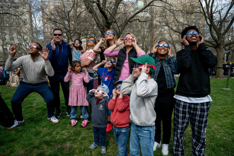 See The TODAY Anchors Watch The Eclipse Together With Their Kids