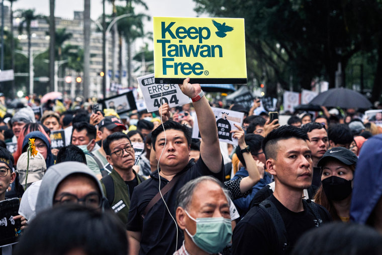 U.S. lawmakers' message for Taiwan amid political turmoil: 'Democracy is messy'