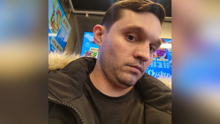 La madre del soldado estadounidense detenido en Rusia Gordon Black dice ...