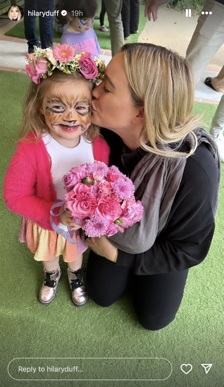 Hilary Banks Kids Hilary Duff Shares Stunning Selfie On New York Set