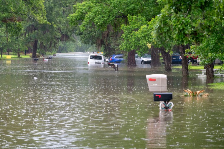 Las imágenes de las históricas inundaciones en Texas, donde cientos han ...