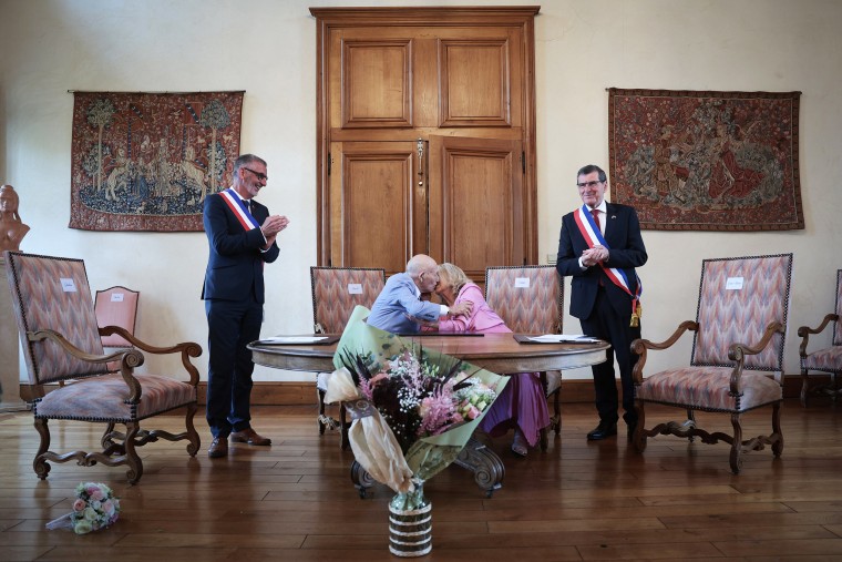 D-Day veteran Harold Terens, 100, marries in Normandy