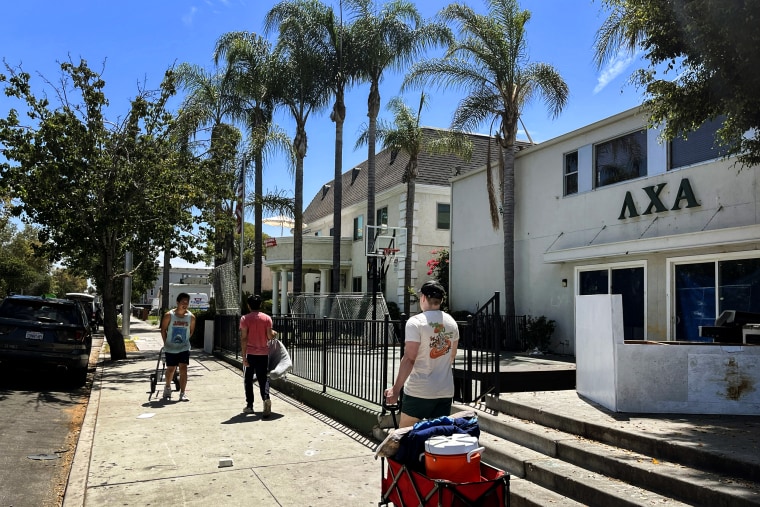 USC student accused of fatally stabbing suspected car burglar