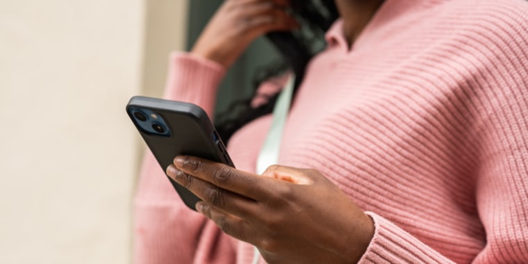 What is “phone hand”? Here’s why your palm hurts