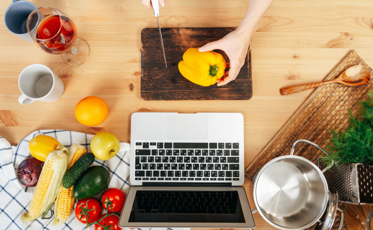 Can ChatGPT Make Accurate Meal Plans? A Dietitian Tries It