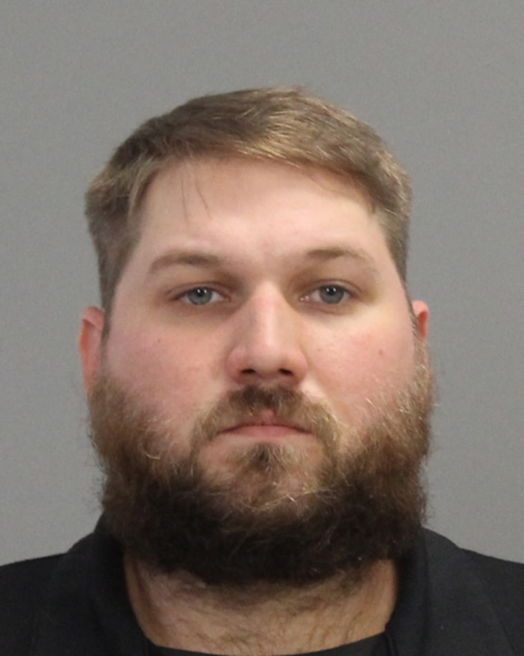 Cadena perpetua para el hombre que golpeaba a sus hijas gemelas de 6 ...