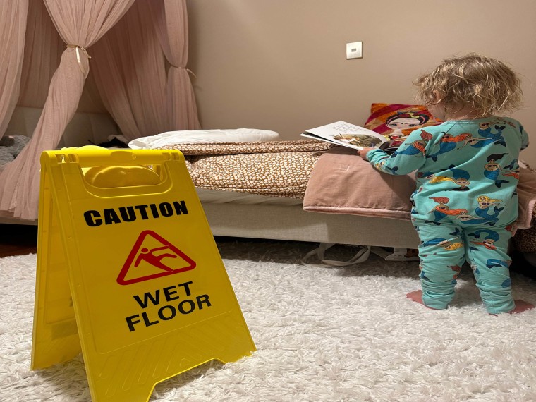 Toddler's Birthday Party Includes 'No Smoking' Birthday Cake, Dad Shows ...