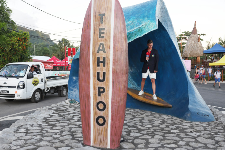 Colin Jost Surfing Injury: Photo and Update on Infection