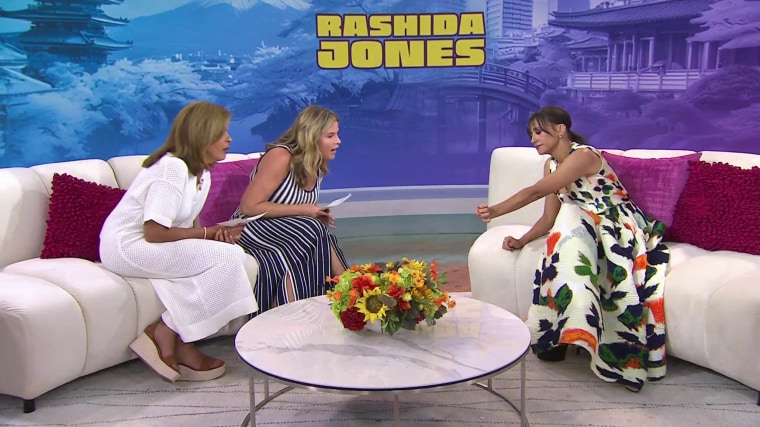 Rashida Jones Recalls Being Bit by Michael Jackson's Chimpanzee Bubbles