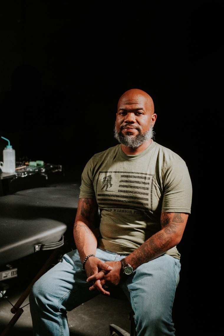 Purple Heart Recipient Gives Free Tattoos To Fellow Vets As Therapy ...