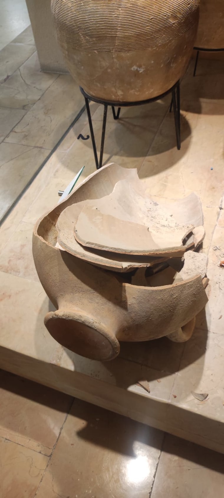 4-year-old Boy Breaks 3,500-Year-Old Jar In Museum In Israel