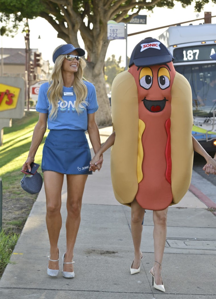 Paris Hilton and Nicole Richie Seen Working At Sonic Ahead of TV Show