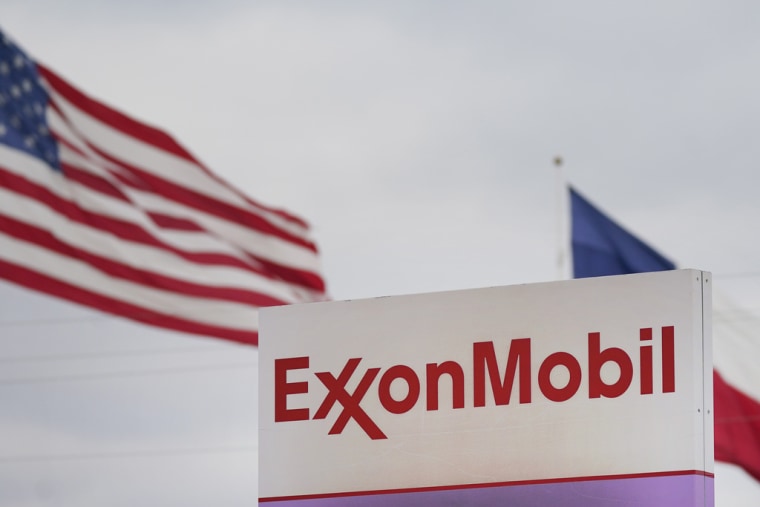 California demanda a ExxonMobil y lo acusa de engañar al público sobre ...