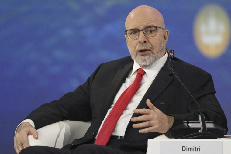 Imputan a un exasesor de Trump en 2016 por su trabajo para una ...