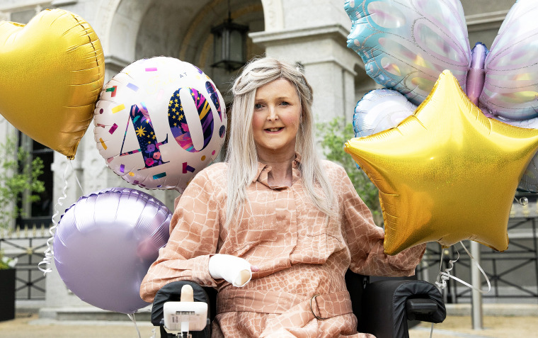 Colin Farrell To Run Dublin Marathon For Friend With EB Emma Fogarty ...