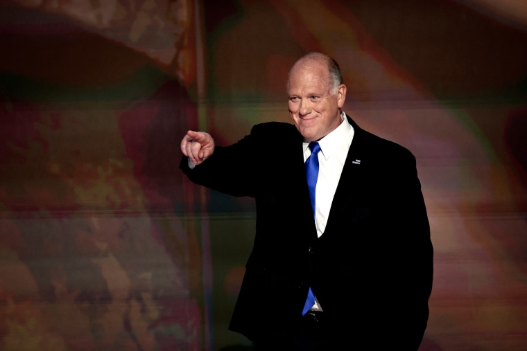 Homan impulsará los operativos de ICE en lugares de empleo para ...