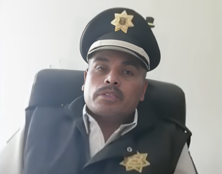 Un jefe policial en México se quita la vida mientras lo arrestaban en ...