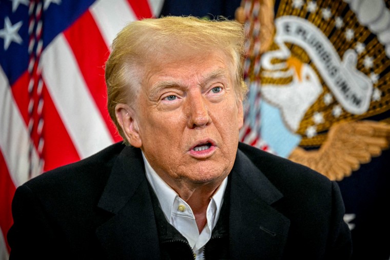 Trump habla en Las Vegas en su primer mitin como presidente; Hegseth ...