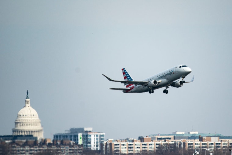 Tragedia aérea en Washington D.C.: Recuperan cajas negras del avión de ...