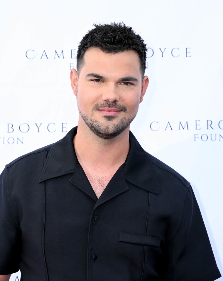 Taylor Lautner Defends Selena Gomez From Body-Shaming Comments