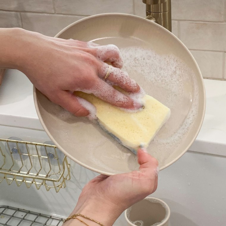 The 10 Best Kitchen Sponges 2025, Tested by an Editor