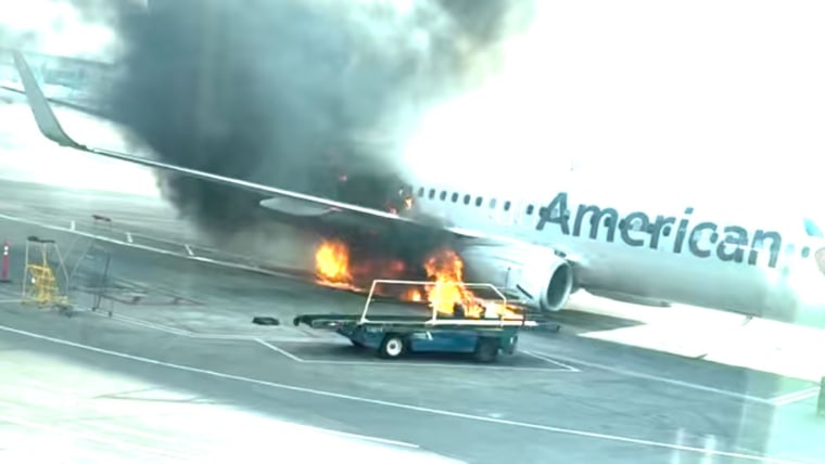 Avión de American Airlines se incendia en aeropuerto de Denver y obliga a la evacuación de los ...