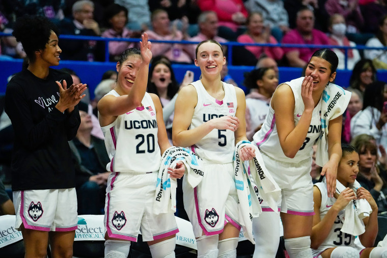 Paige Bueckers Makes UConn’s Jana El Alfy Breakfast During Ramadan