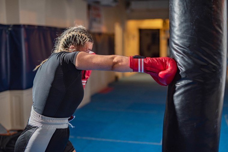 Boxing Benefits: Boxing Stance, Punches for a Full-Body Workout