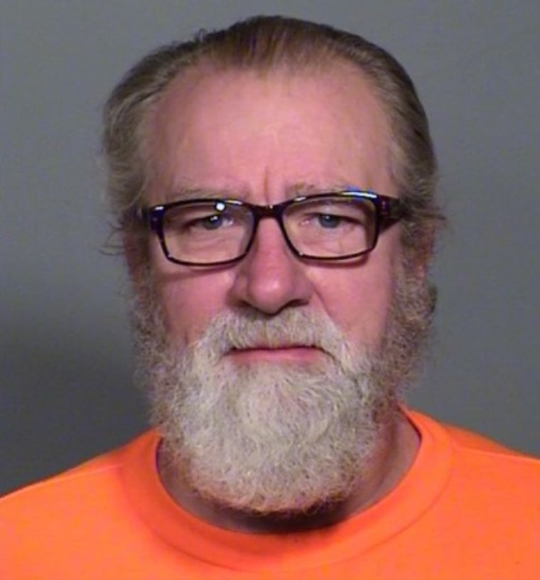 Un reo en Arizona que cumple 16 cadenas perpetuas consecutivas está ...
