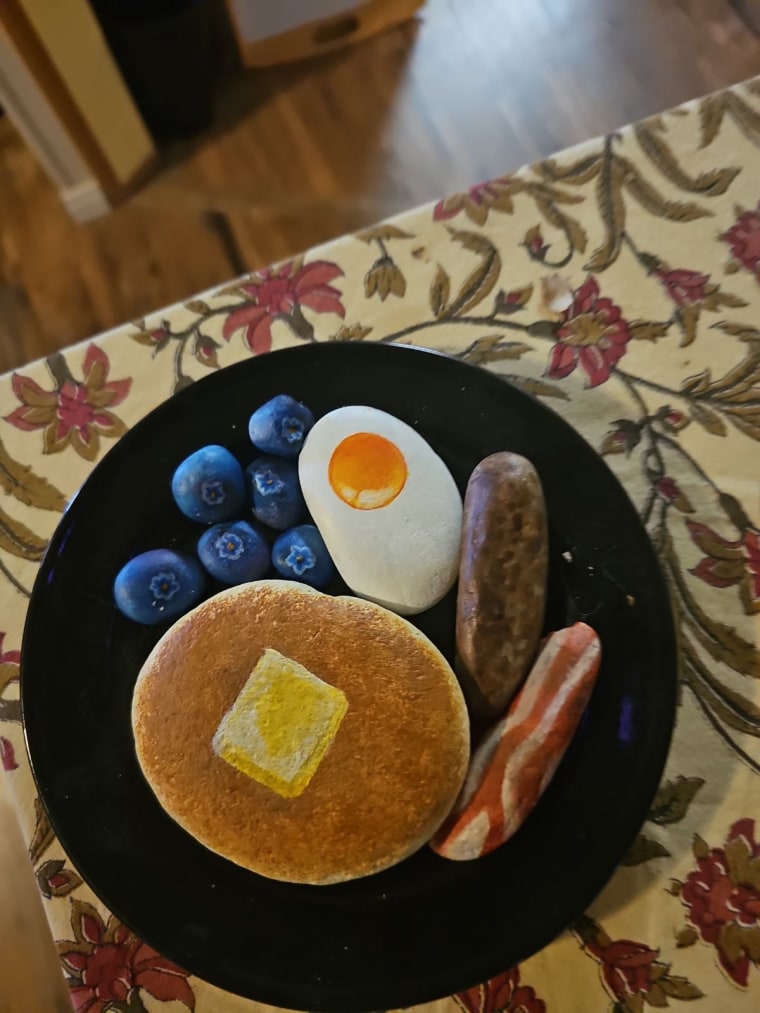 Artist Paints Breakfast-Themed Rocks in Scavenger Hunt for Friend