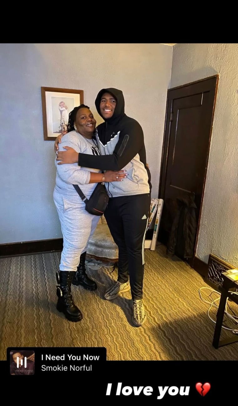 Steelers First-Round Pick Derrick Harmon's Mom Dies