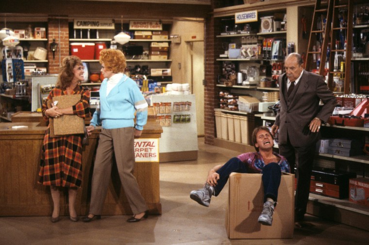 Ruth Buzzi, comedy sketch player on groundbreaking series 'Laugh-In ...