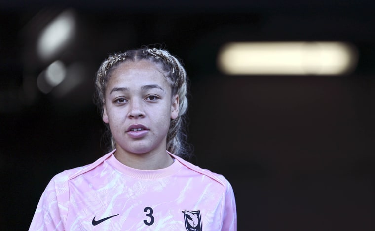 Angel City Defender Savy King Had Heart Surgery After Collapsing on ...