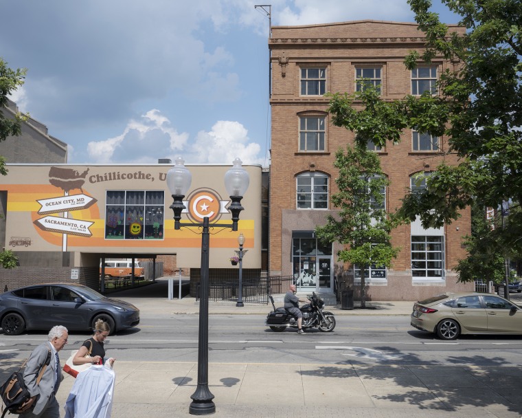 How a small Ohio town became the 'center of gravity' in the GOP's ...