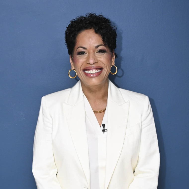 Why Liza Colón-Zayas Relates to Tina's Journey in 'The Bear'