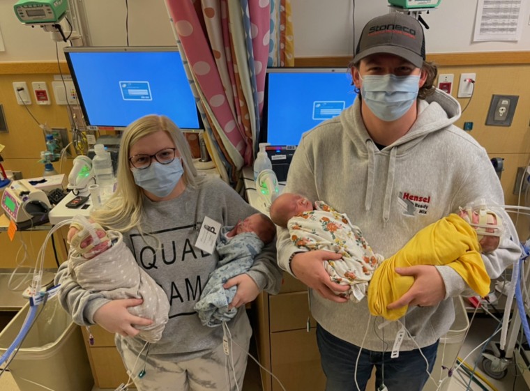 Moms of Quadruplets and More Have Secret Group, Vacation Together