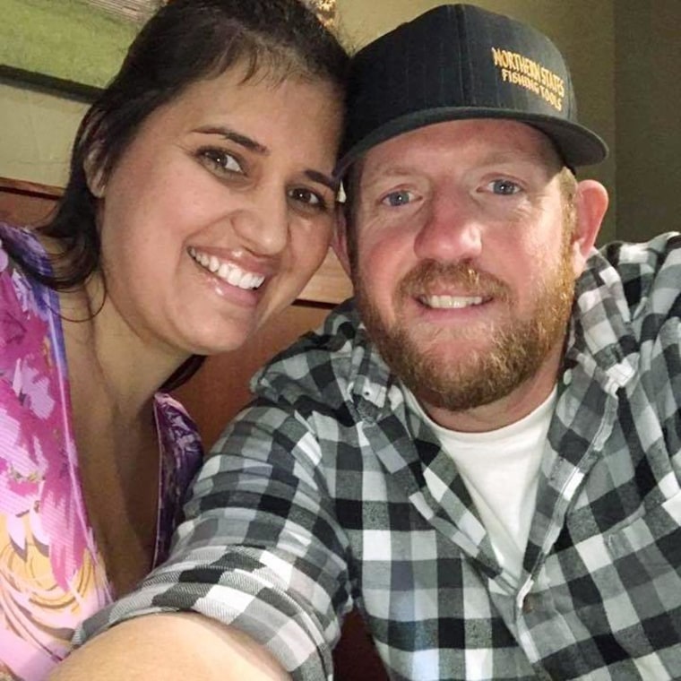 Couple slain while hiking with daughters in Arkansas state park, police say
