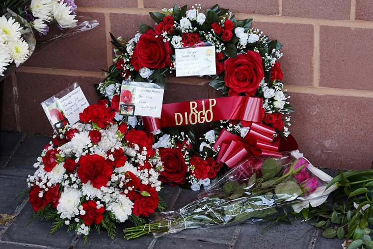 Soccer Star Diogo Jota, 28, and Brother Die in Car Accident