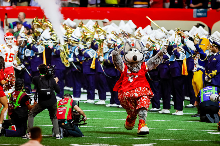 Kansas City Chiefs Mascot Talks Retirement After 35 Years in Emotional ...